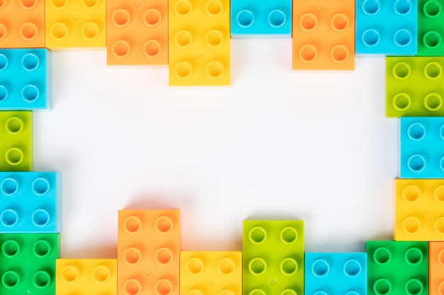 La Verdadera Historia de los Legos: Descubre su Origen y Evolución